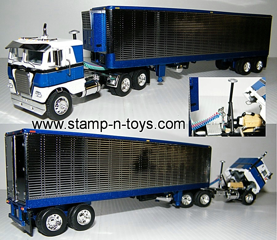 snt custom 0082 White-Freightliner Cabover pulling a vintage 40′ Chrome ...